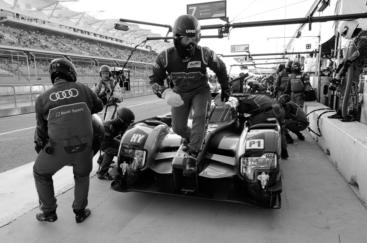 A Tribute to the Pit Crews - The Motorsport Diaries